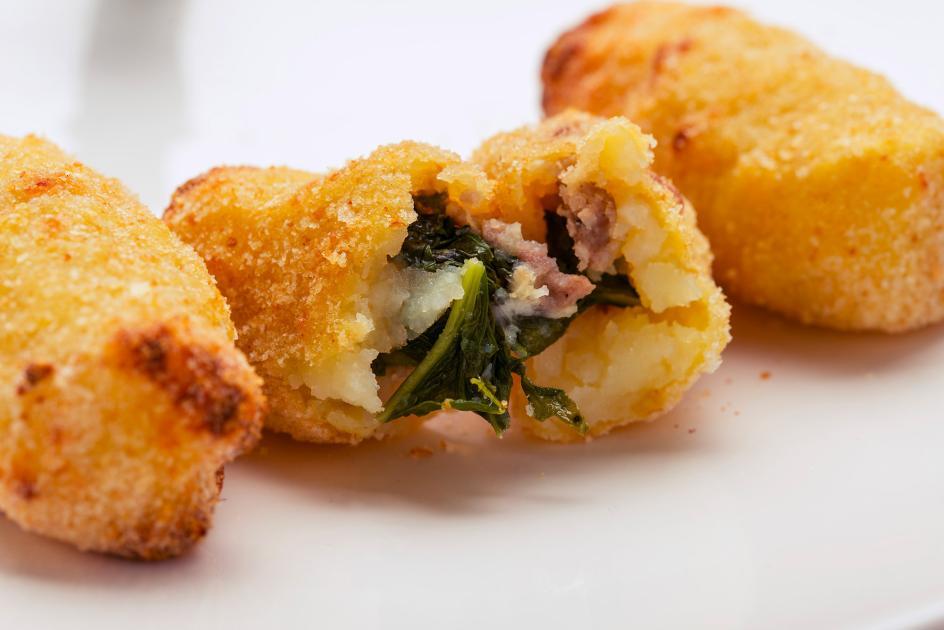 Crocchè Napoletani con Salsiccia, Friarielli e Provola – Grand Chef ...